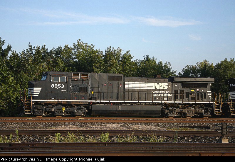 NS 8953